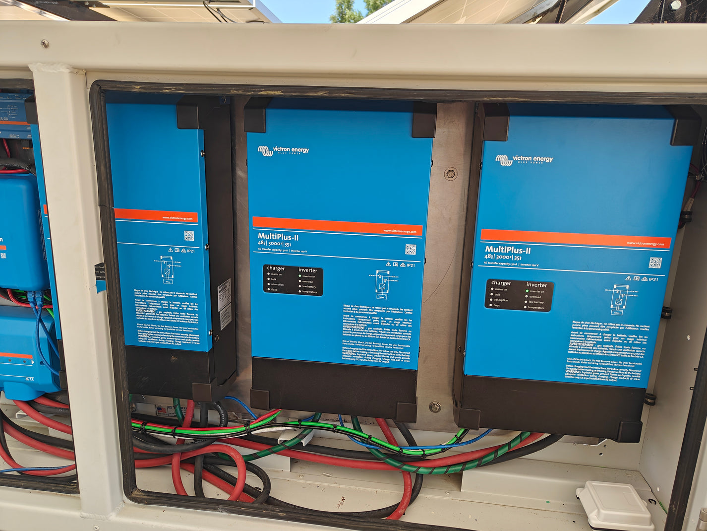 DC Solar Trailer ALL NEW VICTRON COMPONENTS 240V 3 Phase / Split Reman ...